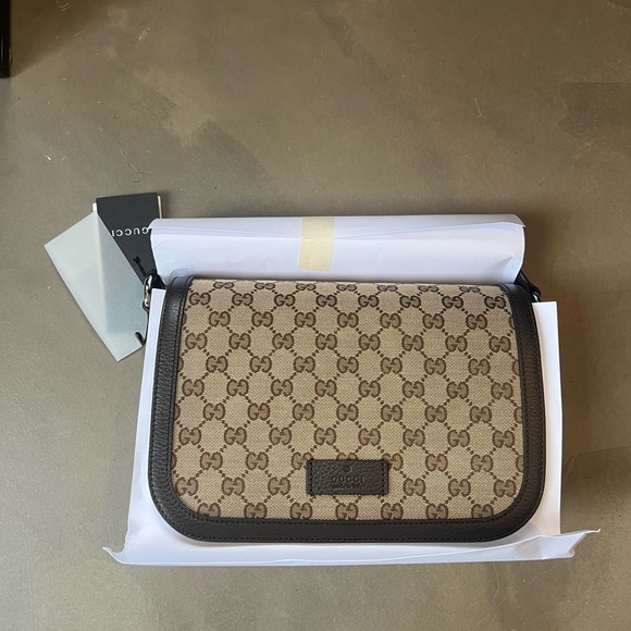 Gucci | Bags | Gucci Gg Canvas Flap Messenger Bag Style 44972 10 ...